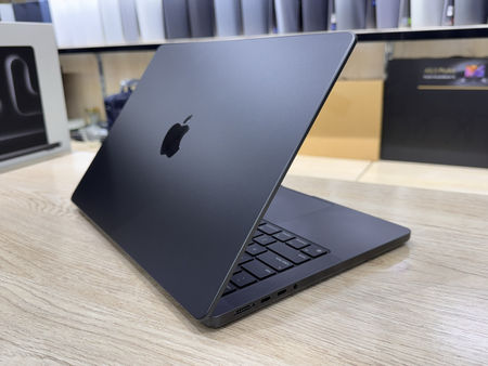 MacBook Pro M3 Pro 14-inch 18/512GB Space Black / 7 цикл - 100% ёмкост