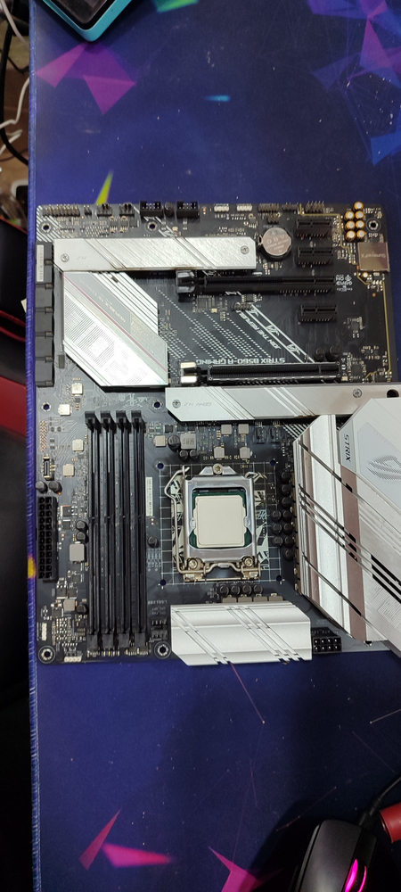 DDR4 ASUS ROG STRIX Plata B560-A gaming .Prosesor intel core i7 10700