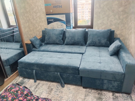 Uglavoy raskladnoy divan