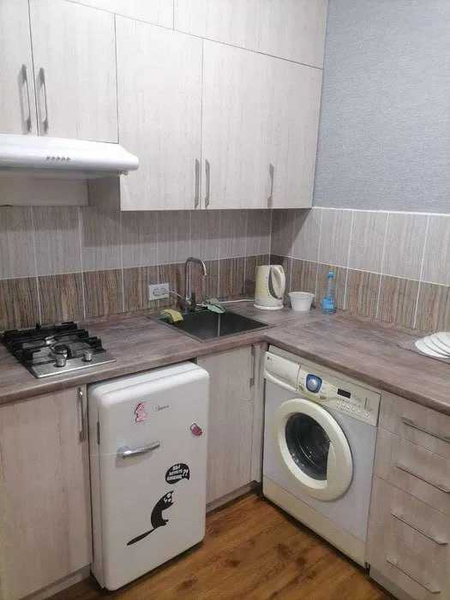 Дружба Народов  .3/4/4.  кирпич  77-серия   95м²  ( мебель + техника )
