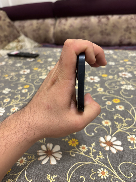 iPhone 13 128GB в хорошем состоянии