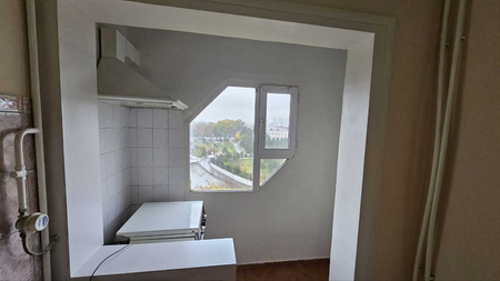 Срочно!Продаю 3-комн. квартиру с отдельным санузлом в Дархане.(J3835)