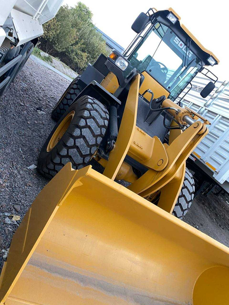 Погрузчик UzXCMG LW300KN - 1,8 куб.м