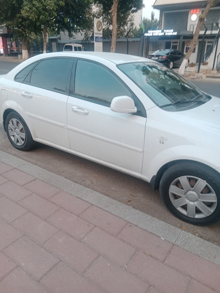 Chevrolet Gentra 1 poz