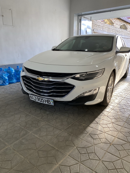Malibu 1.5turbo sotiladi