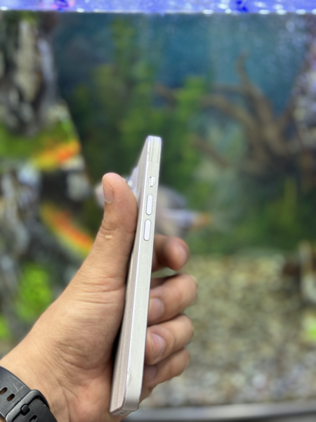 Продаю iphone 14 256gb цена договорная