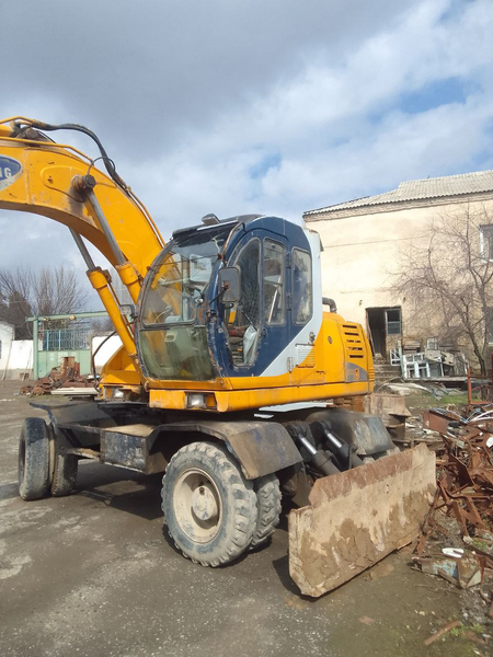 Продаётся экскаватор SAMSUNG  MX132W