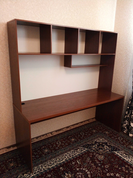 Металлический шкаф, 2 двери(сверху и снизу). Размер 130х60х50см