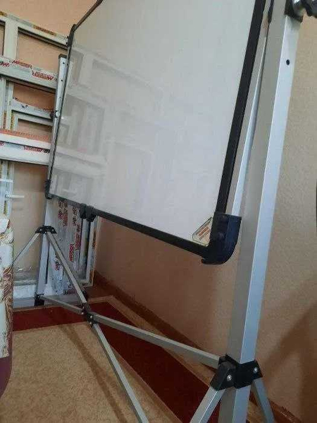Yangi qalin mustahkam 1,5x1 m ikkitomonlama bo'rli-flamasterli doska