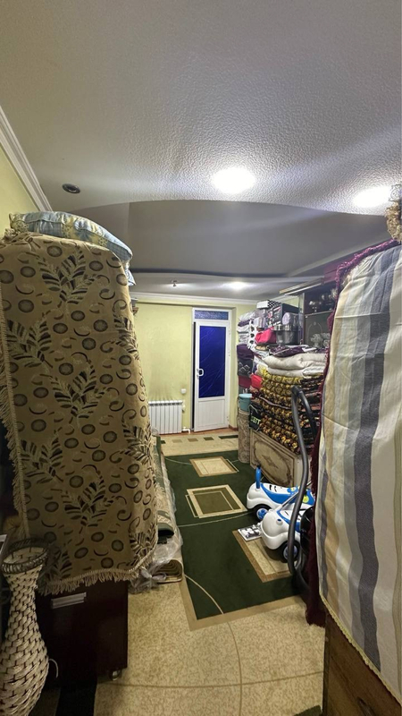 Продается 6 комнатная квартира на 1 этаже площадью 120 кв.м.