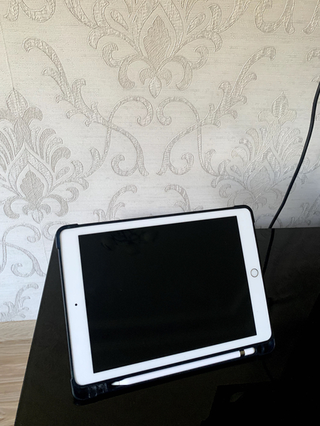 iPad  (6-го поколения) 128 Гб Wi-Fi