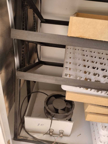 Inkubator ishlatilmagan Yangi.Sig'imi 1040 ta.