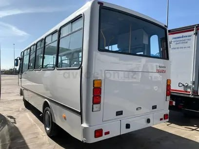 Isuzu Avtobus 26 kishilik 30% tulov bilan