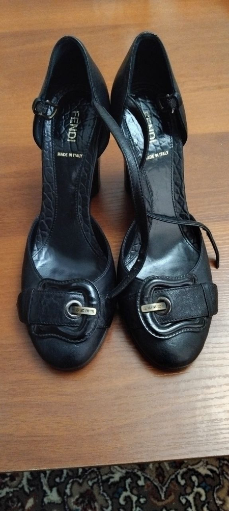 FENDI original tufli