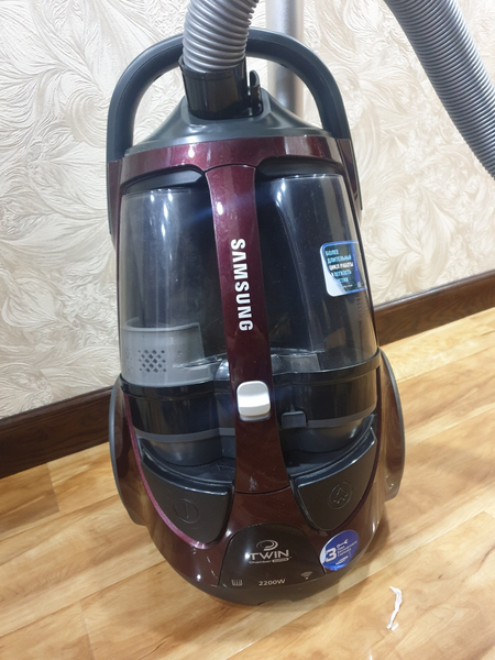 Продается пылесос Samsung Twins