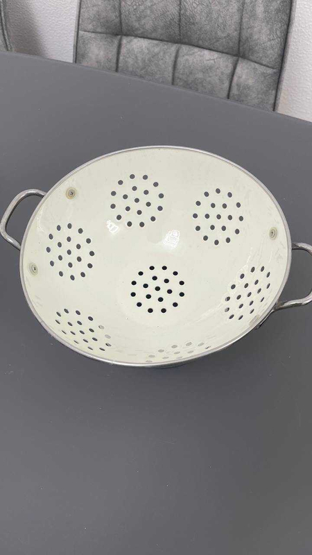 Strainer colander