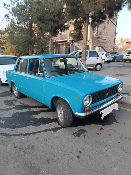 Ку́м-ку́к Жигули сотилади