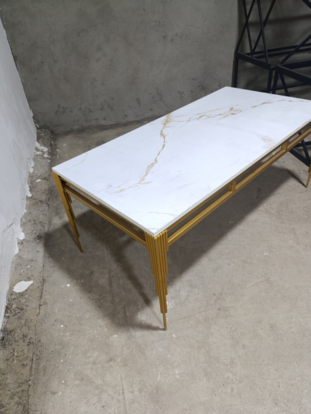 Jurnalniy stolik loft