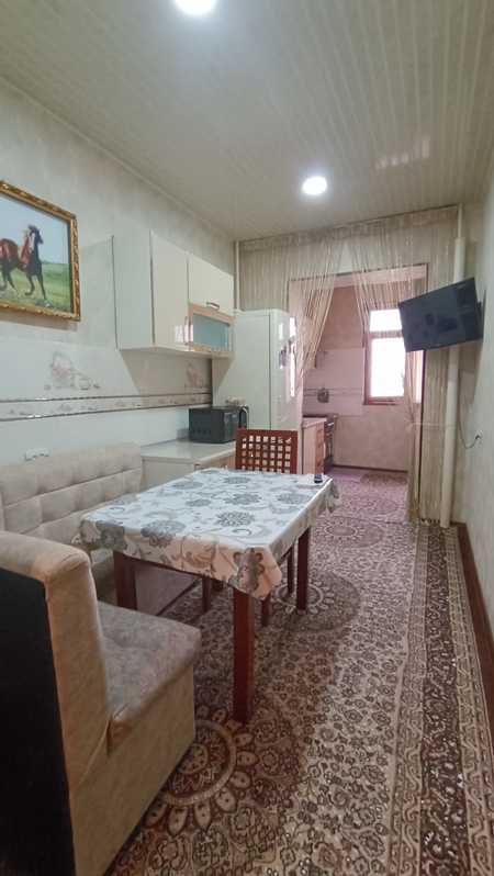 Qibray markazida 3 xonali kvartira sotiladi