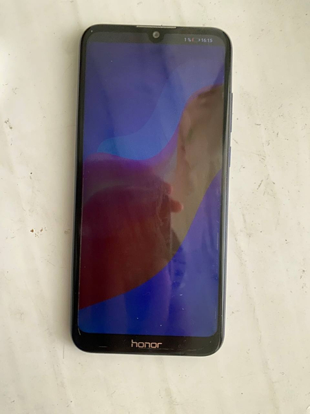Honor telefoni sotiladi