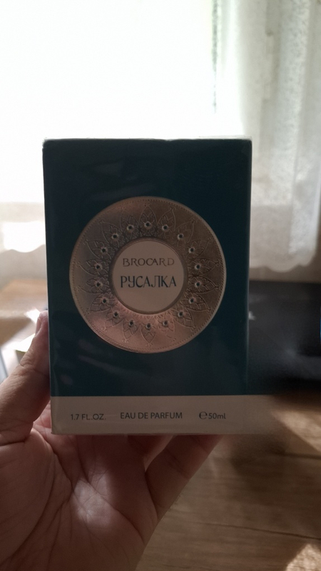 Продаются духи Mitsouko, Oscar de la Renta, Русалка