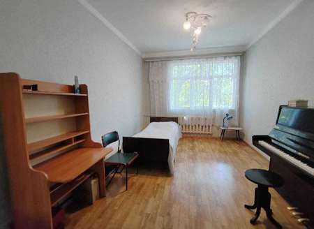 Чиланзар 3 срочно продаётся квартира 3/4/4