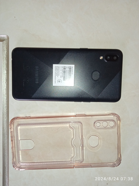 Samsung A10S Srochno sotiladi. Ayol kishi ishlatgan 2/32 Gb kar.docume