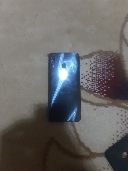 Samsung galaxy a30 sotiladi
