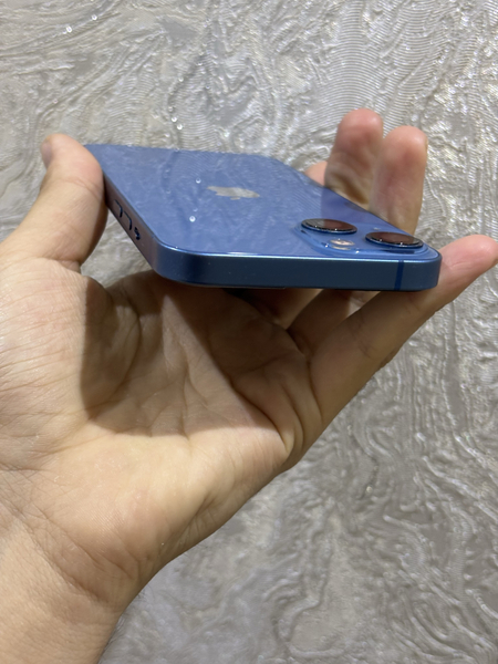 Продам iPhone 13 в идеальном состоянии