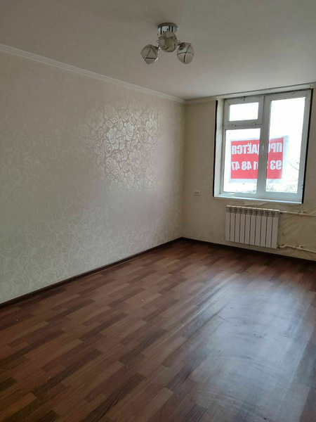 Продаётся 3 комнатная квартира. Телеграф перекрёсток. Этаж 3.