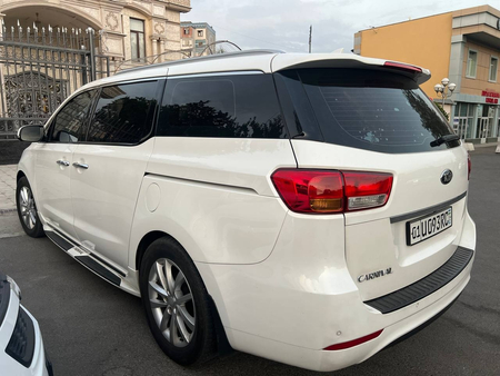 Продается Kia Carnival