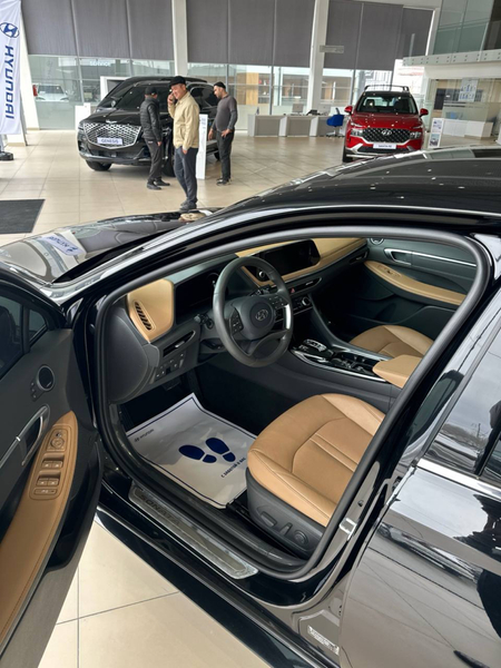 Hyundai Sonata Black