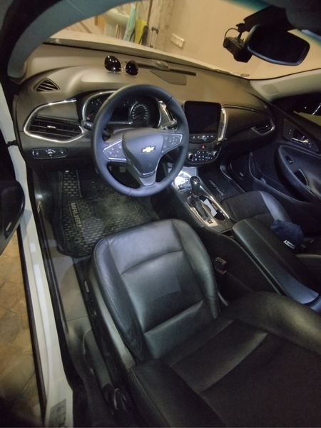 Malibu 2018 motor 2.4 probeg 75000 beliy jemchug mashina v ideale