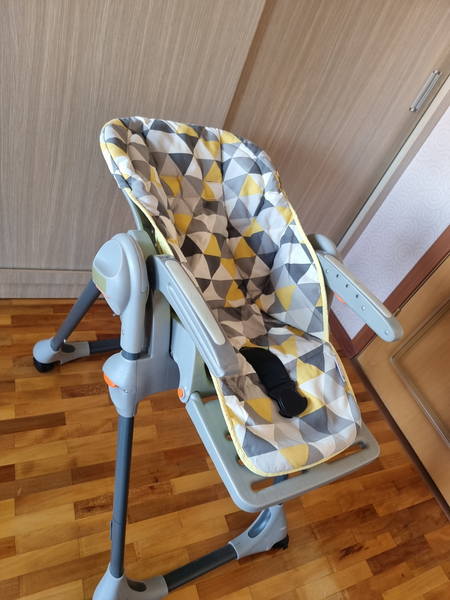 Стульчик для кормления Chicco б/y