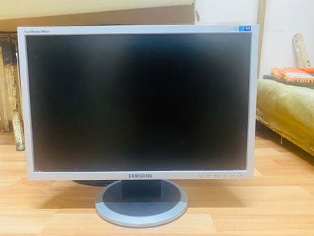 Монитор Samsung  19  диагональ
