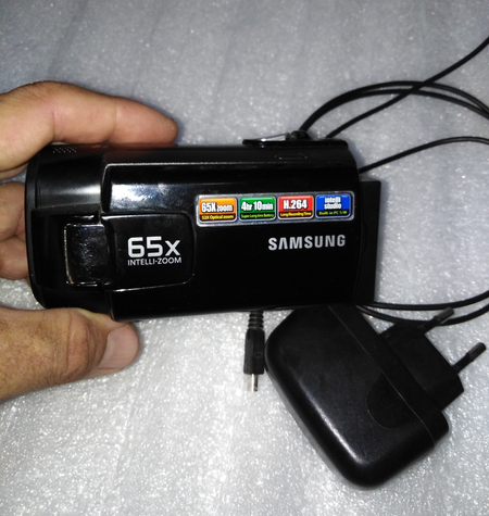 Видеокамера цифровая SAMSUNG.
