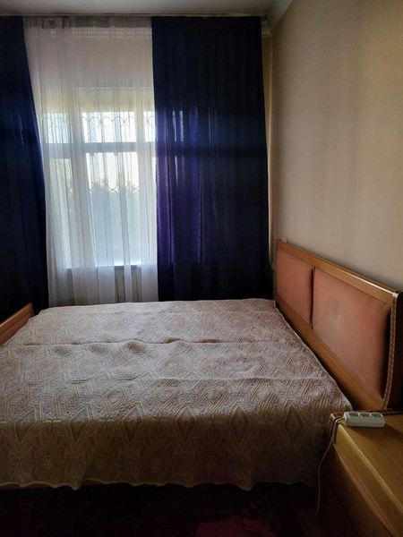 Rakat street 5 room oposite park Bobur brick building Gabus