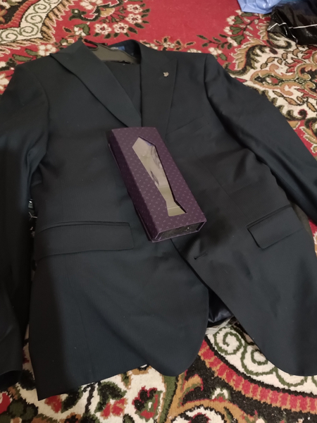 Kuyovlar uchun kostyum bryuk nimcha va tufli