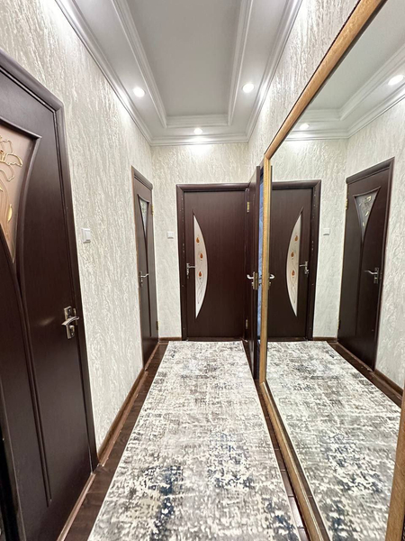 Срочно продаю Чиланзар метро 16 3 комнатная квартира 90.500