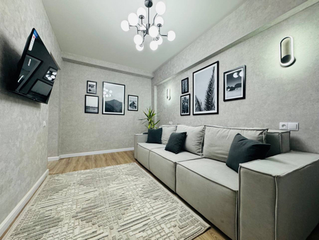 Продам квартиру в кирпичном доме на Ц4