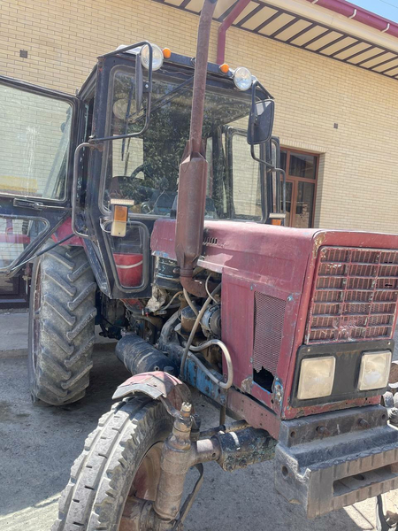 Mtz 80.1 sotiladi