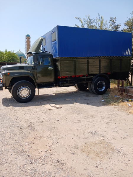 Zil 130G sotiladi