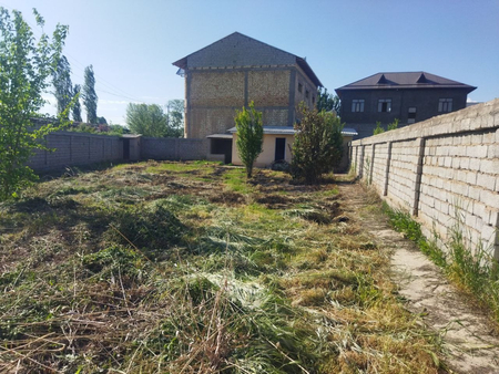 Кибрай тумани маркази атрофидан 6 соток ер сотилади