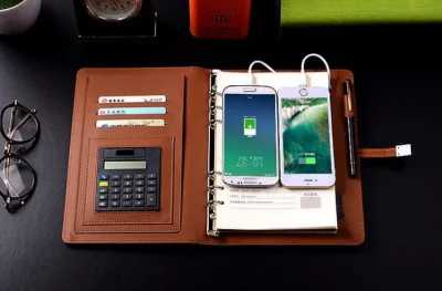 Power Bank с беспроводной зарядкой.