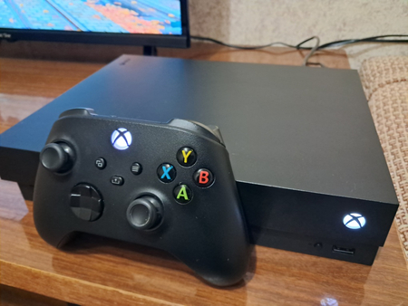 Продаётся XBOX ONE X 1TB