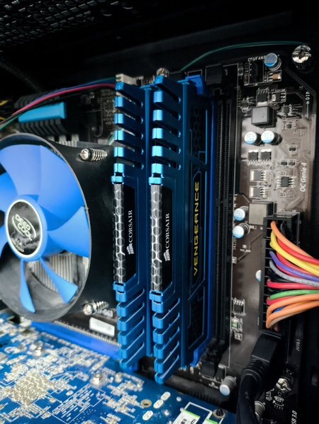 Corsair DDR3 4GB 1600mhz