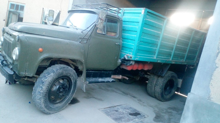 Gaz 52 03rusumni yuk mashinasi