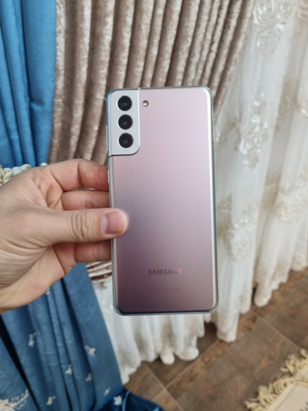 Срочно Samsung S10 plus 5G 256gb телефон отличном состоянии