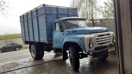 Zil 130 sotiladi