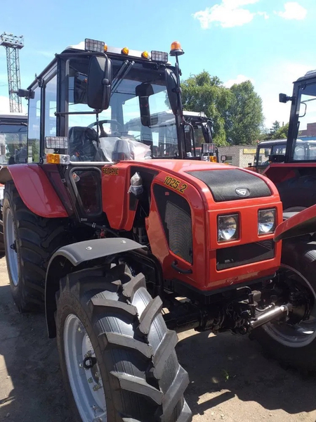 Traktor MTZ Белорус 1025.2